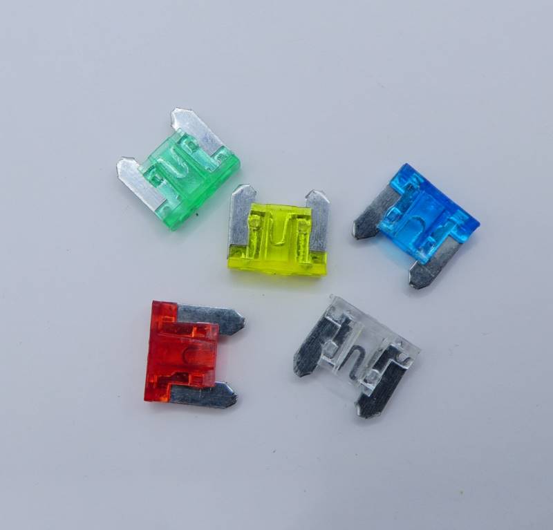 Micro Blade Fuses | Ryder Towing Ltd